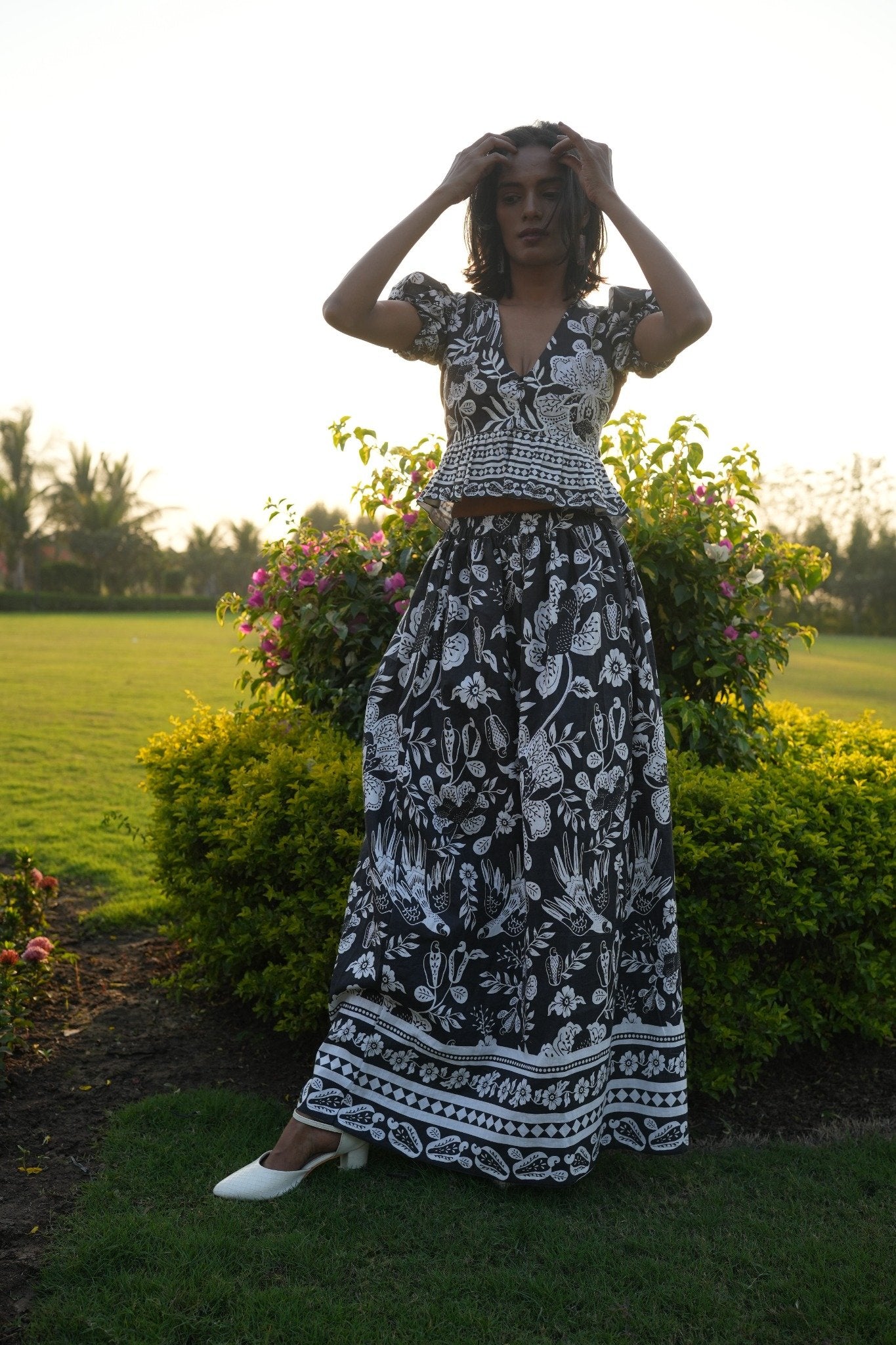 Black & White Printed Maxi Dress – Timeless Elegance with a Modern Twi – World Vastra